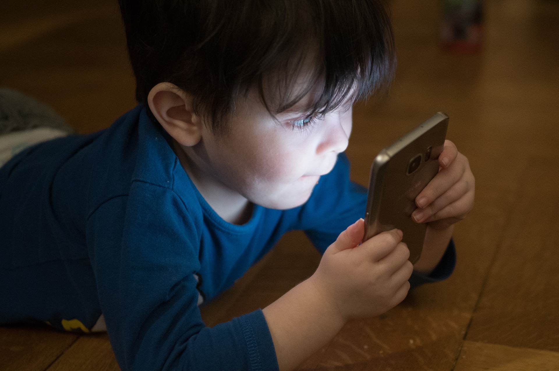 7 Ideas to Manage Your Kids' Screen Time - Twins and Me