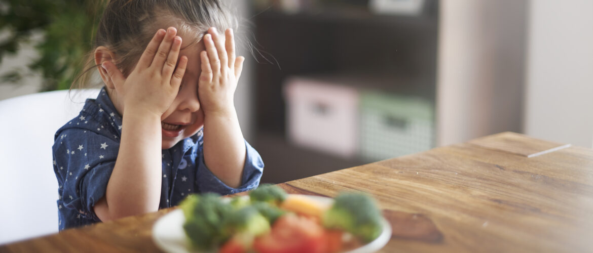 Top 11 Reasons Why Kids Dislike Food or Refuse to Eat - Twins and Me